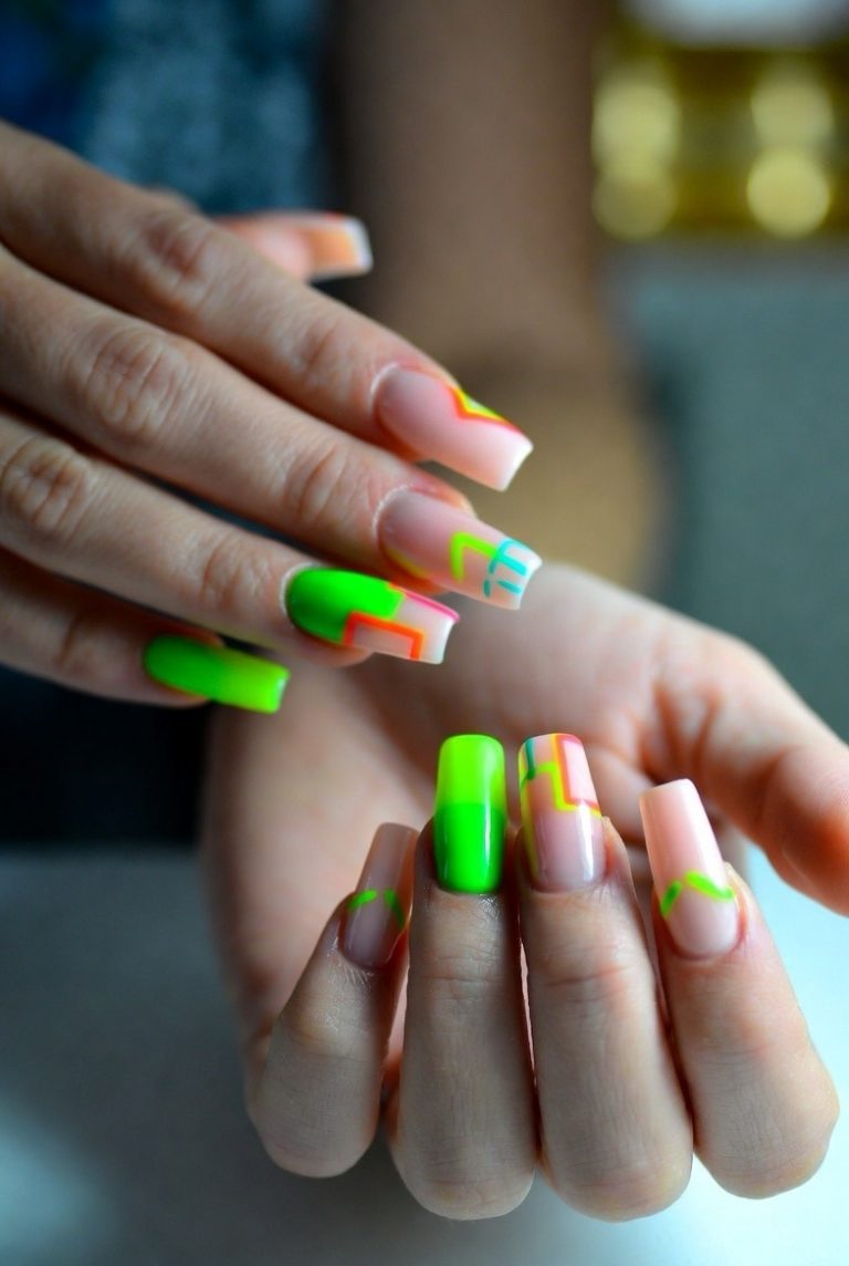 17 Bold and Bright Neon Nails That Instantly Light Up Your Look - Spesh ...