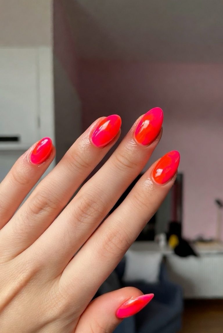 17 Bold and Bright Neon Nails That Instantly Light Up Your Look - Spesh ...