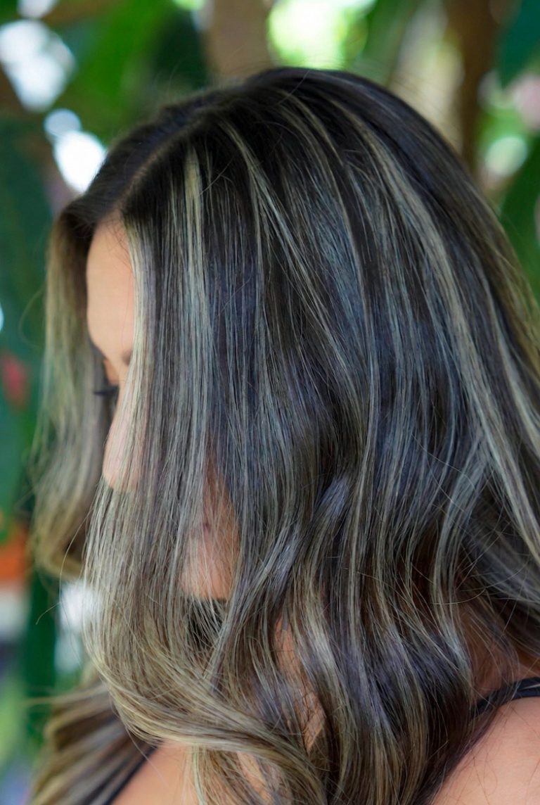 13 Natural Sunlit Highlight Ideas for a Soft, Lived-In Hair Glow ...