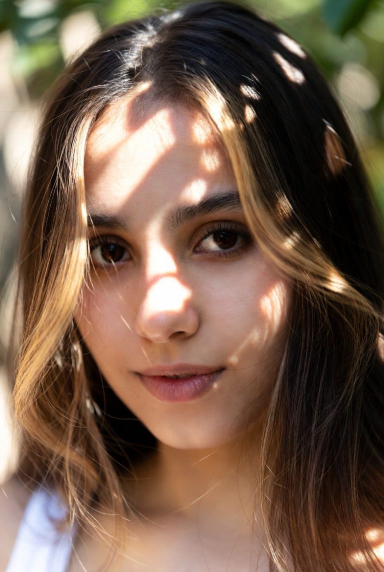 13 Natural Sunlit Highlight Ideas for a Soft, Lived-In Hair Glow ...