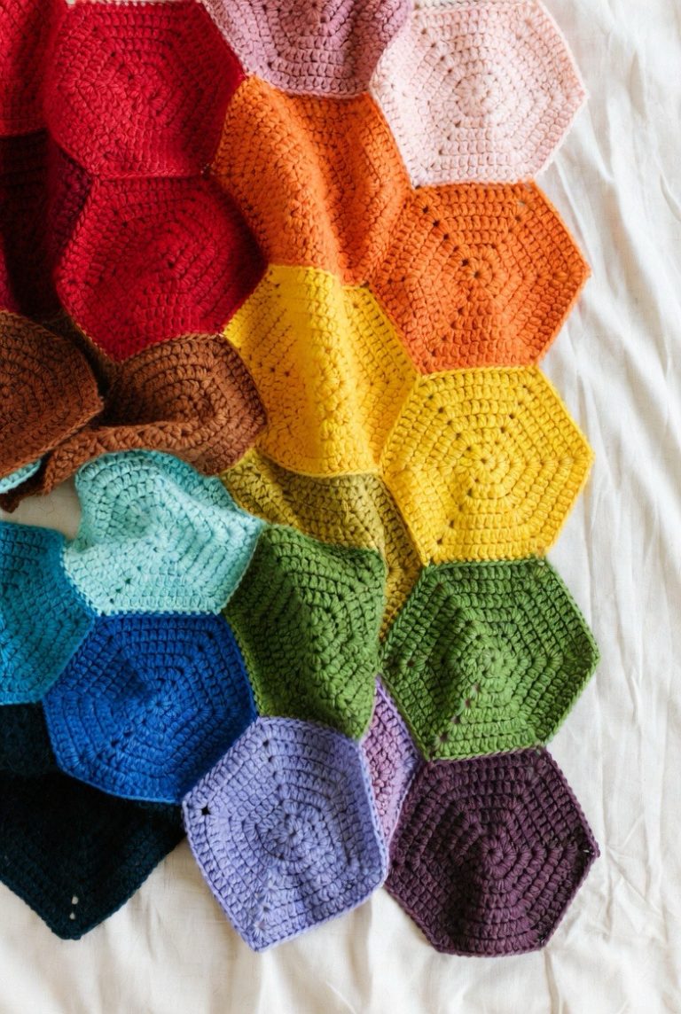 16 Beautiful Crochet Hexagon Blanket Inspiration You Can Make for Free ...
