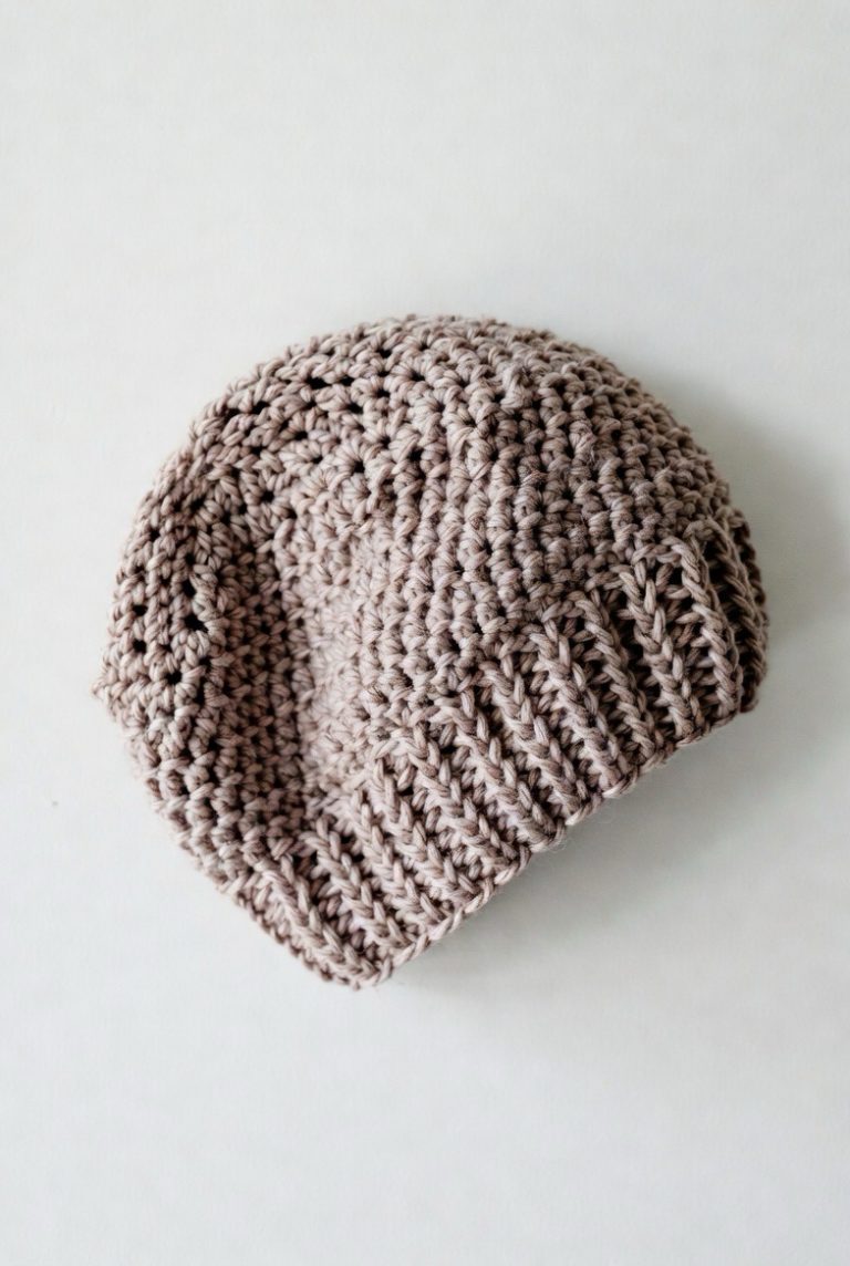 18 Cozy Crochet Hat Inspiration for Fall and Winter Fashion - Spesh View
