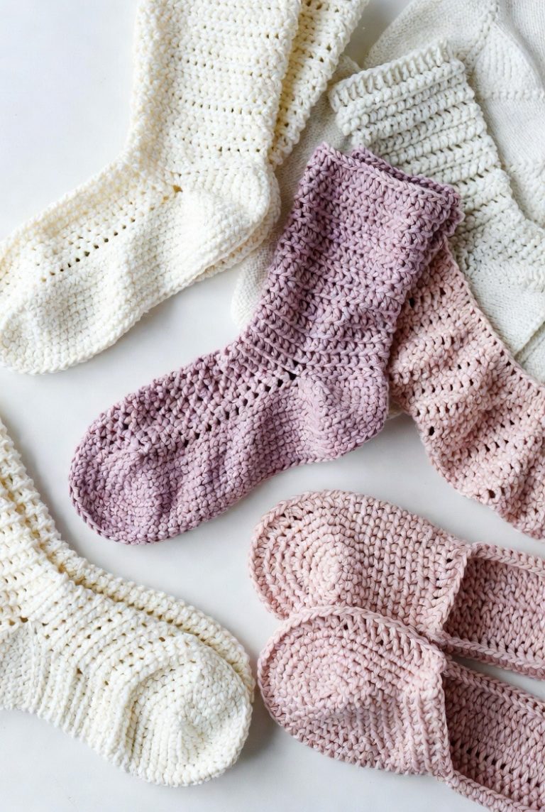16 Cozy Crochet Socks & Slippers Inspirations to Keep Your Feet Warm ...